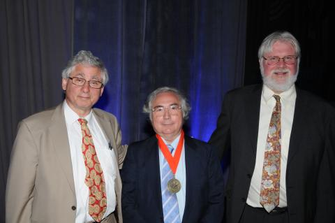 Manuel Castells: Academia and Public Policy: An Impossible Love? – AAPSS